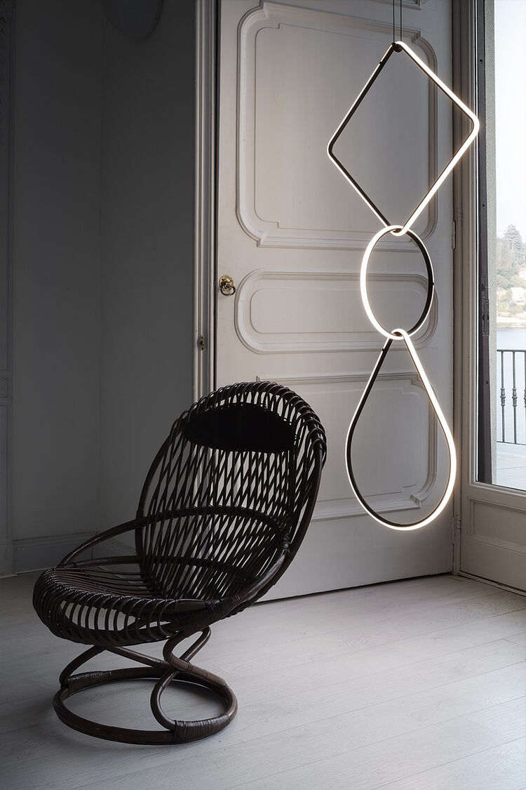 Contemporary and Modern Living Room lighting | Flos Official Online Store